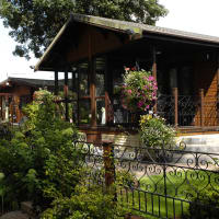 Overstone Lake Caravan Park, Northampton | Caravan Parks - Yell